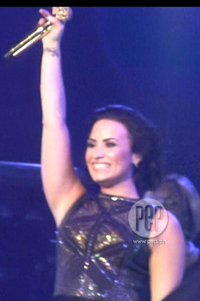 PHOTOS: What does Demi Lovato love about Filipino concertgoers? | PEP.ph