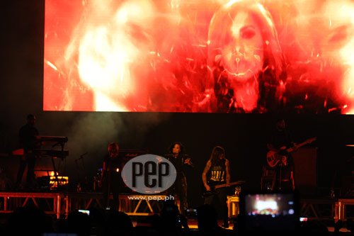 PHOTOS: What does Demi Lovato love about Filipino concertgoers? | PEP.ph