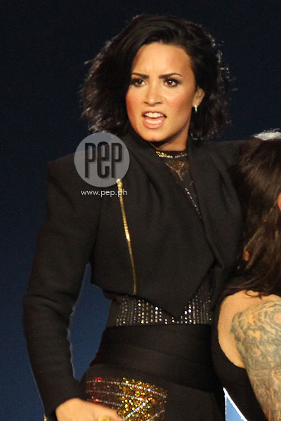 PHOTOS: What does Demi Lovato love about Filipino concertgoers? | PEP.ph