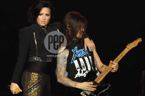 PHOTOS: What does Demi Lovato love about Filipino concertgoers? | PEP.ph