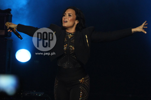 PHOTOS: What does Demi Lovato love about Filipino concertgoers? | PEP.ph