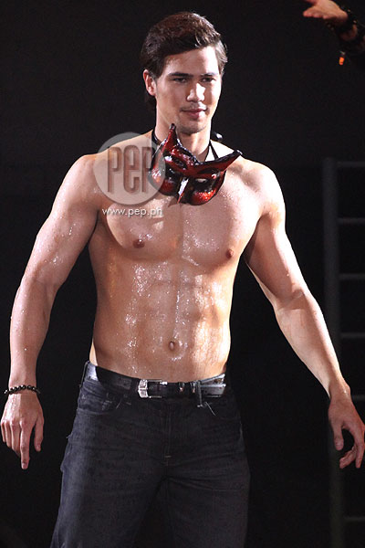 A LOOK BACK: Male celebrities in previous Cosmo Bachelor Bash shows ...