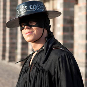 Richard Gutierrez brings Pinoy color to swashbuckling Zorro