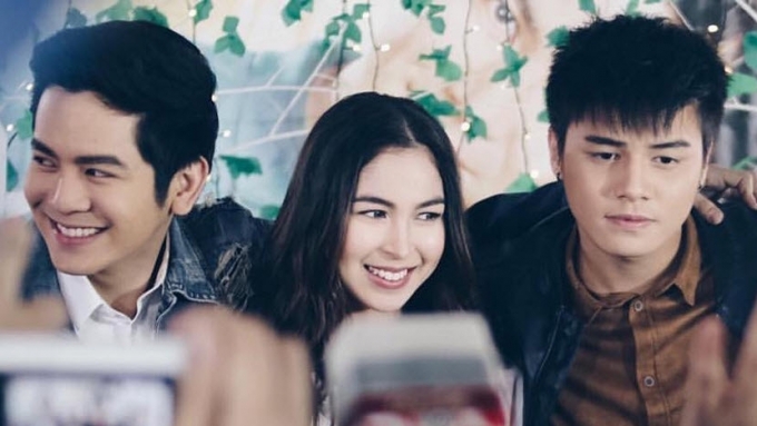 How Does Julia Barretto Deal With Being In Love Teams With Both Joshua